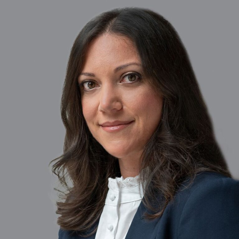 Robyn WeinsteinRobyn Weinstein - AAA Mediation Magazine